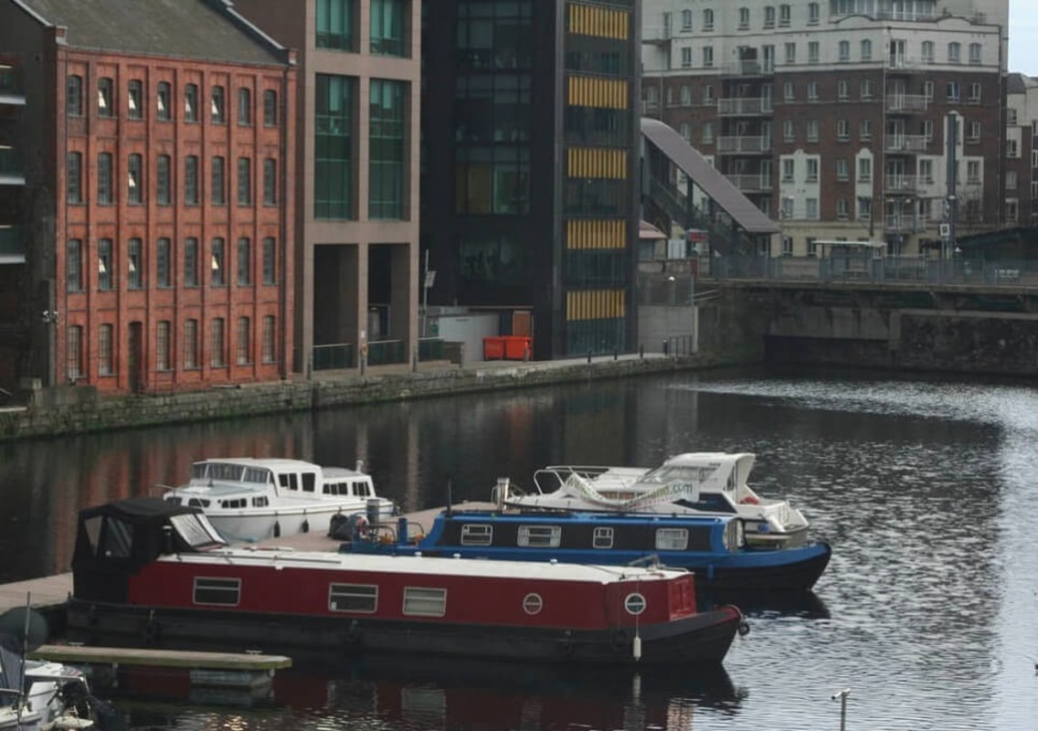 Houseboat Dublin: Authentic barge in Dublin